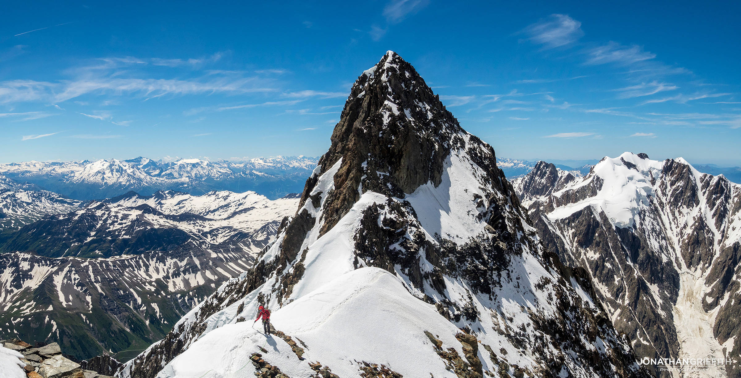 Mont Blanc - Brouillard Ridge Integral Singlepush // European Climbs ...
